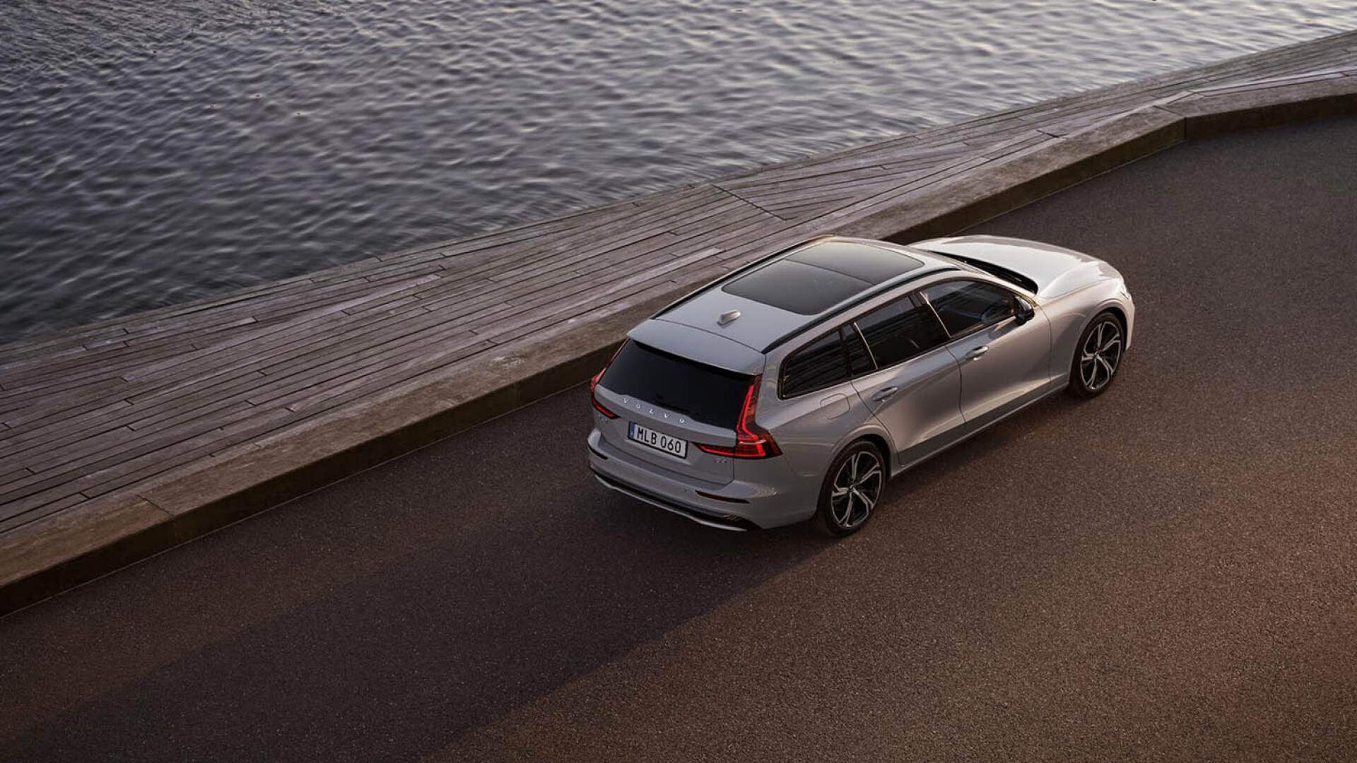 New Volvo V60 2.0 T8 [455] PHEV Ultra Dark 5dr AWD Auto Estate for Sale ...