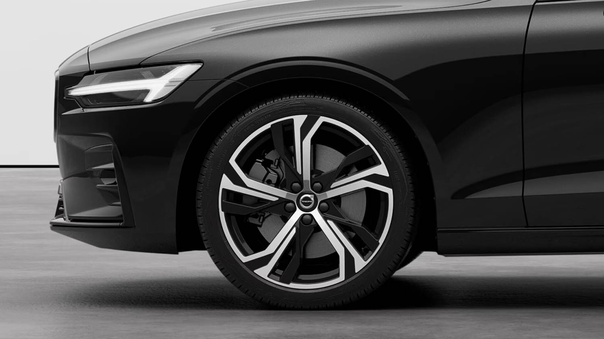 New Volvo V60 2.0 B4P Plus Dark 5dr Auto [7 speed] Petrol Estate ...
