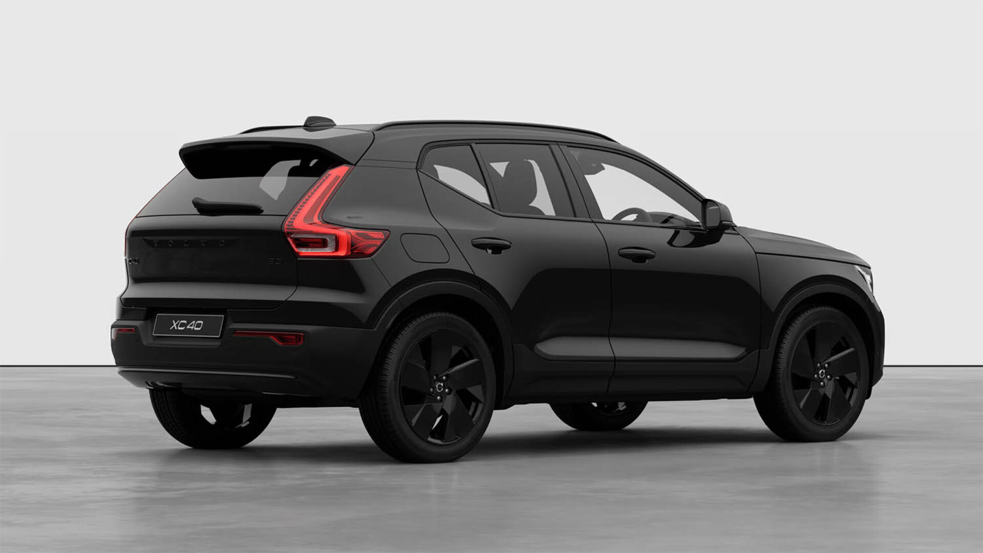 New Volvo XC40 2.0 B4P Plus Black Edition 5dr Auto Petrol Estate ...